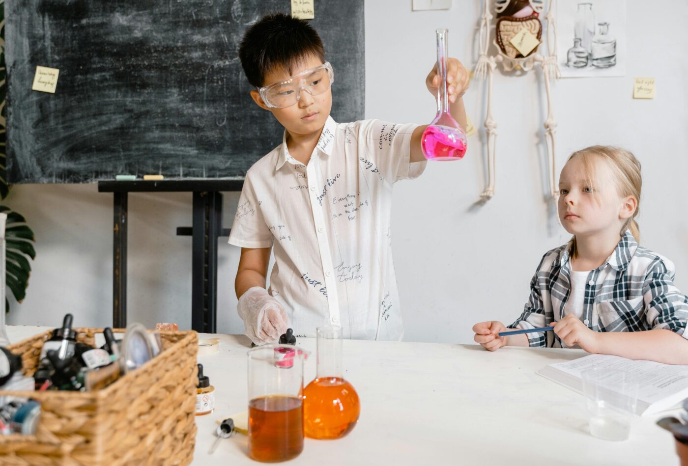 Ways to use bungee cords in the classroom | The Bungee Store